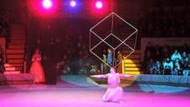 Cube juggling - Circus Acts - CircusTalk